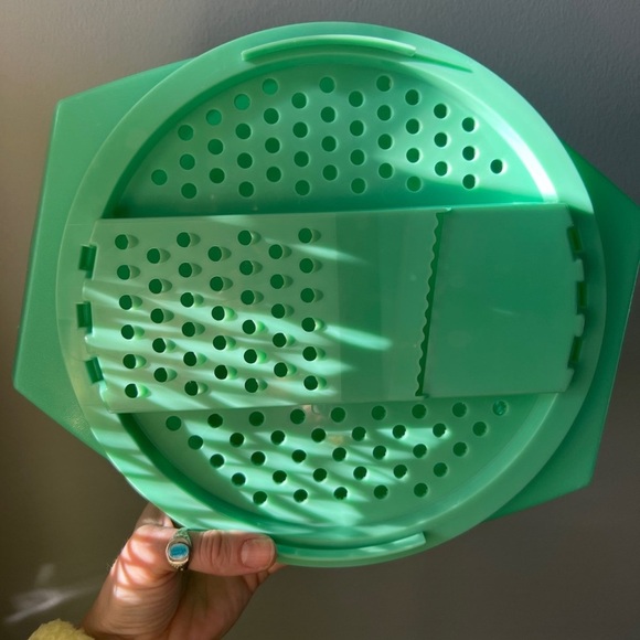 Tupperware | Kitchen | Tupperware Jadite Green Handy Grater Shredder ...